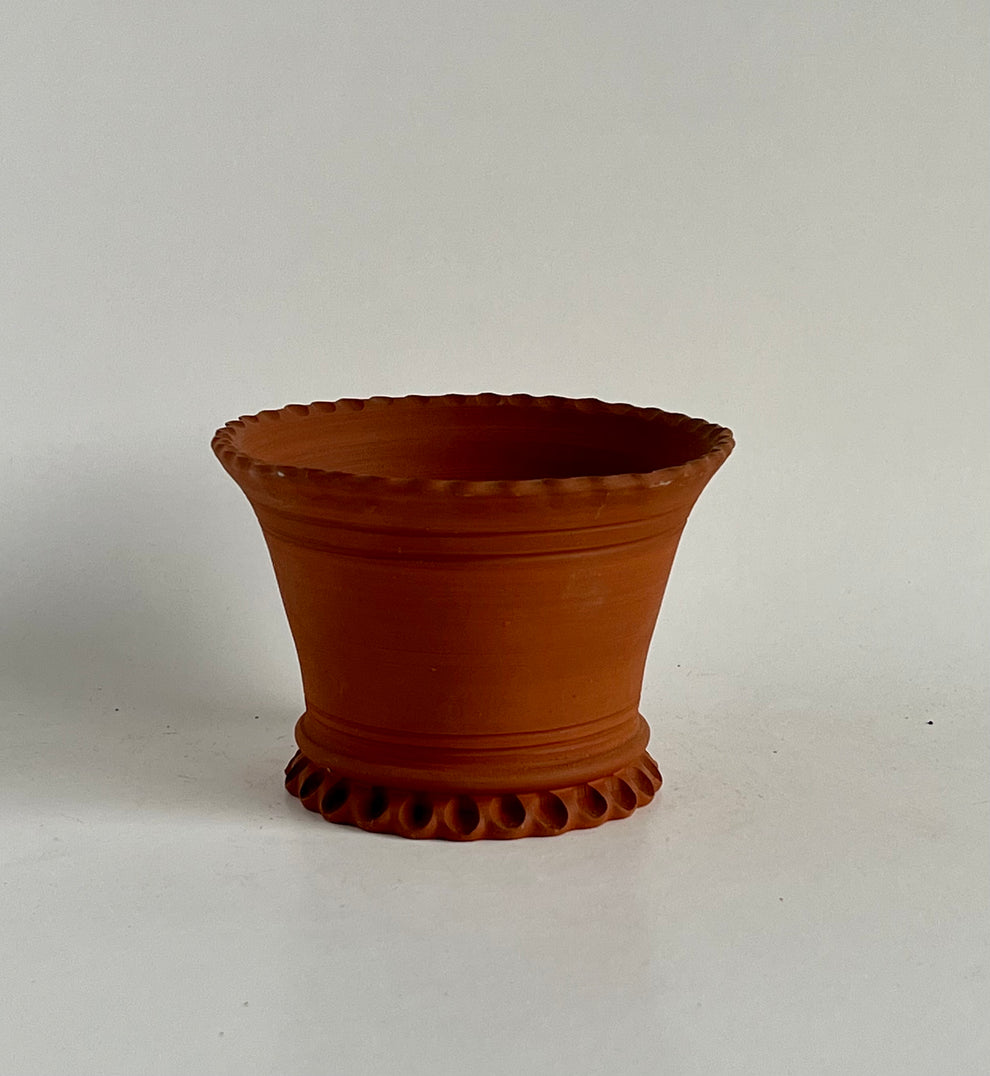Egg and Dart Pot – Coldbrooke Pottery